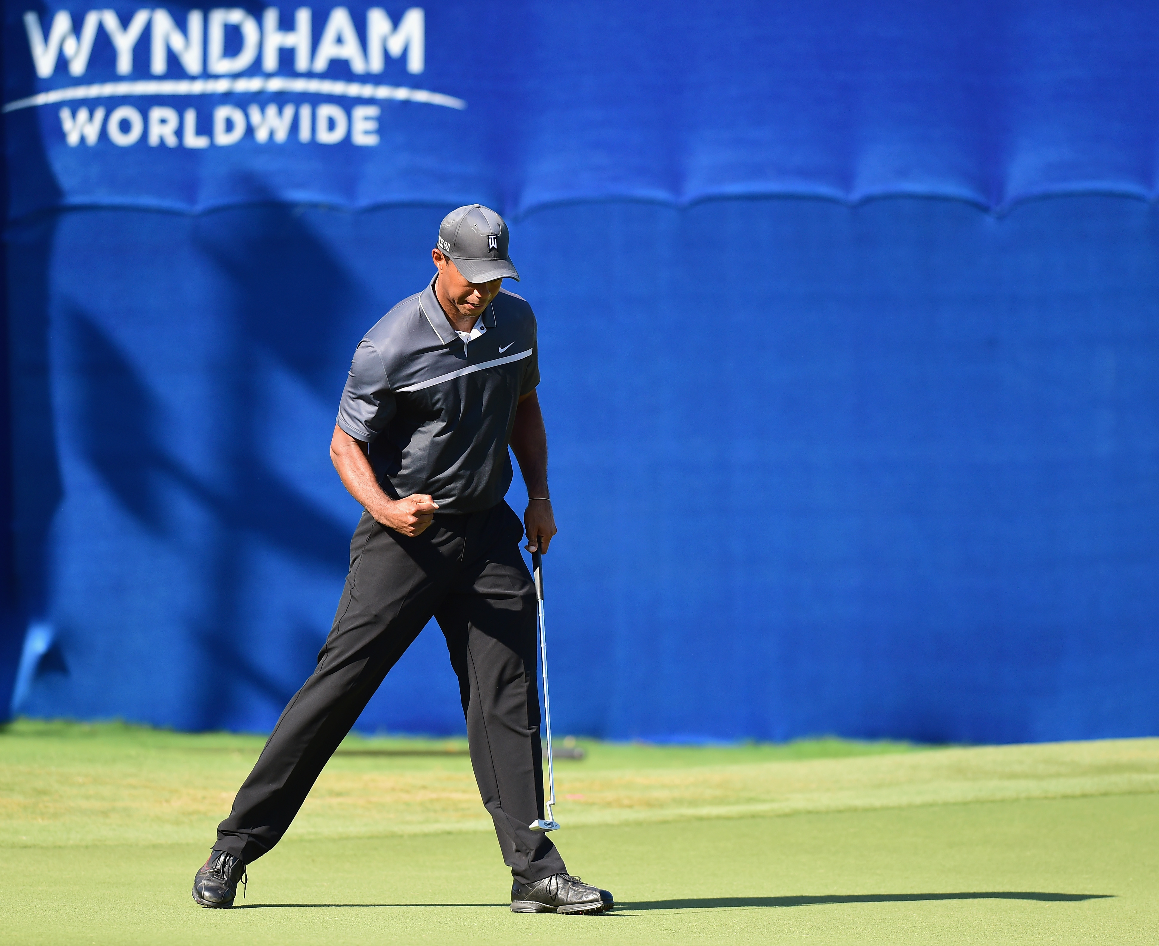 Tiger enters weekend at Wyndham in tie for lead - Newsfeed
