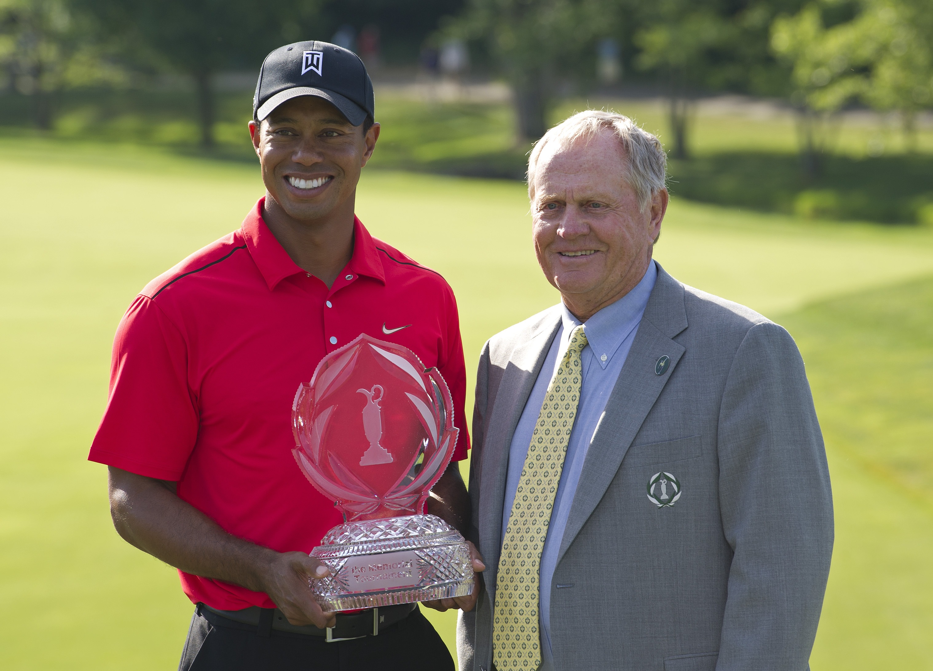 Tiger congratulates Nicklaus on Muhammad Ali Legacy Award - Newsfeed